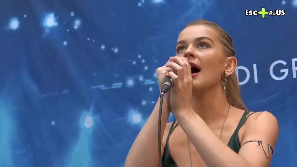 Exclusive: Watch Emmelie's performance at the DMGP press conference ...