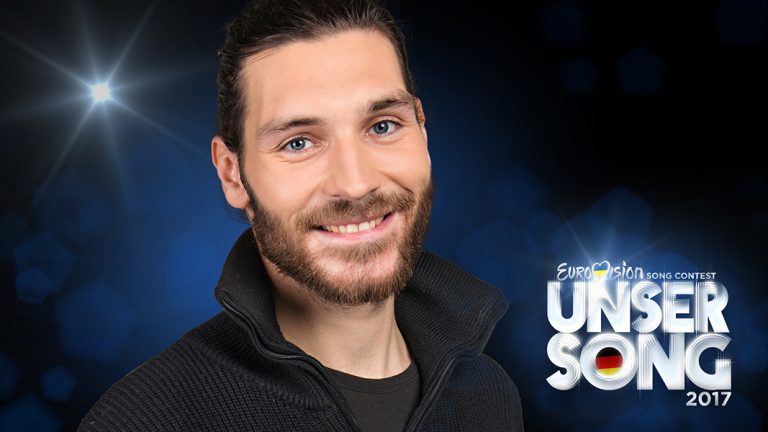 Axel: "I would like to sing a song with a positive message and an ...