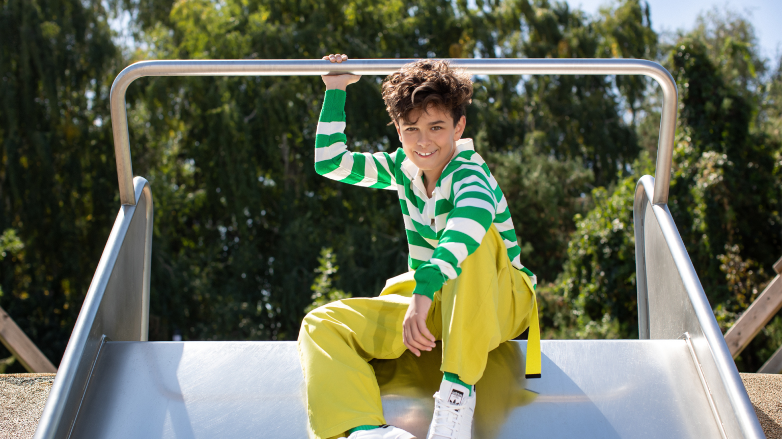 David Charlin presents "Jer-Ana" (Mother Earth), Kazakhstan's song at ...