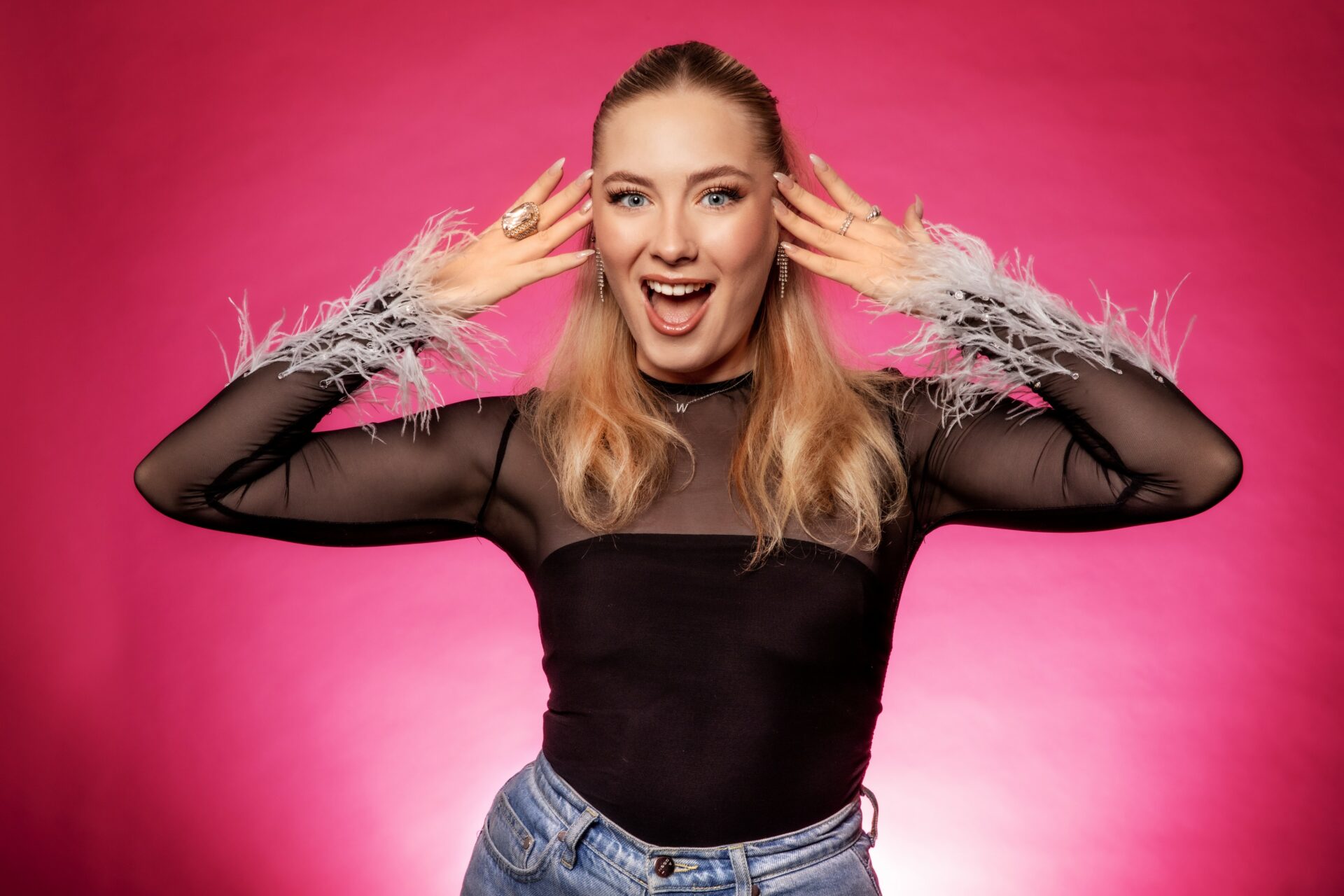 Sweden 2023: First look of Melodifestivalen’s second heat rehearsals ...